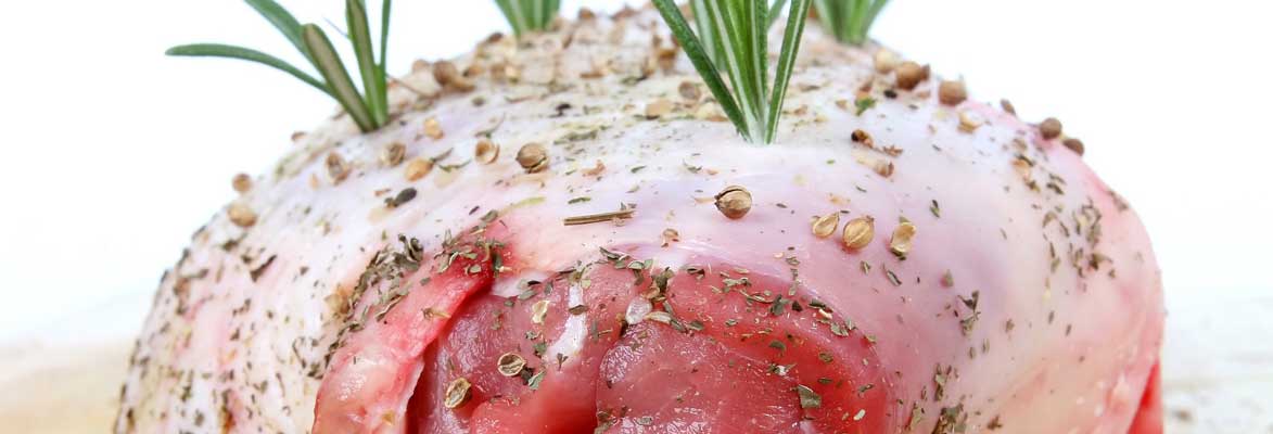 Beenham op de bbq, heerlijk vlees dat wel even nodig heeft.